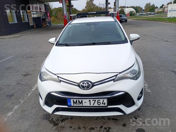 Тойота Авенсис 2015 в Тукумс на AUTOMOTO.COM.LV Белый Тойота Авенсис 2015 в Тукумс, объемом двигателя 2.00 л и пробегом 246 тыс. км за 5800 €, фото 4 на AUTOMOTO.COM.LV