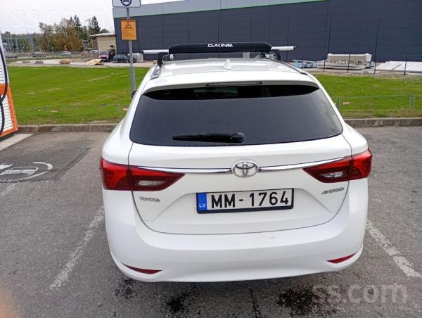 Тойота Авенсис 2015 в Тукумс на AUTOMOTO.COM.LV Белый Тойота Авенсис 2015 в Тукумс, объемом двигателя 2.00 л и пробегом 246 тыс. км за 5800 €, фото 6 на AUTOMOTO.COM.LV