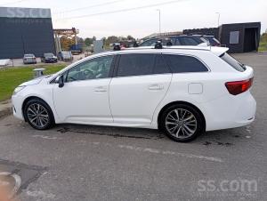 Balts Toyota Avensis 2015 Tukums, ar dzinēja tilpumu 2.00 L un nobraukumu 246 tūkst. km par 5800 €, foto 5 vietnē AUTOMOTO.COM.LV
