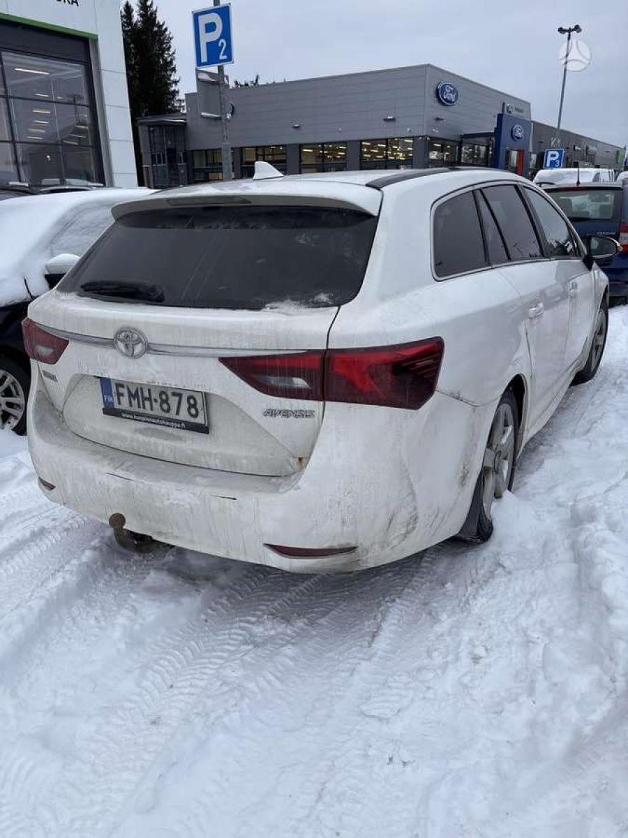 Белый Тойота Авенсис 2016 в Мариямполе, объемом двигателя 1.60 л и пробегом 246 тыс. км за 7500 €, фото 3 на AUTOMOTO.COM.LV