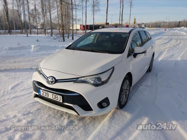 Белый Тойота Авенсис 2016 в Пайде, объемом двигателя 2.00 л и пробегом 220 тыс. км за 8000 €, фото 1 на AUTOMOTO.COM.LV