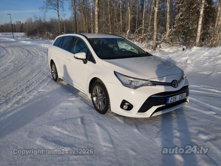 Белый Тойота Авенсис 2016 в Пайде, объемом двигателя 2.00 л и пробегом 220 тыс. км за 8000 €, фото 2 на AUTOMOTO.COM.LV