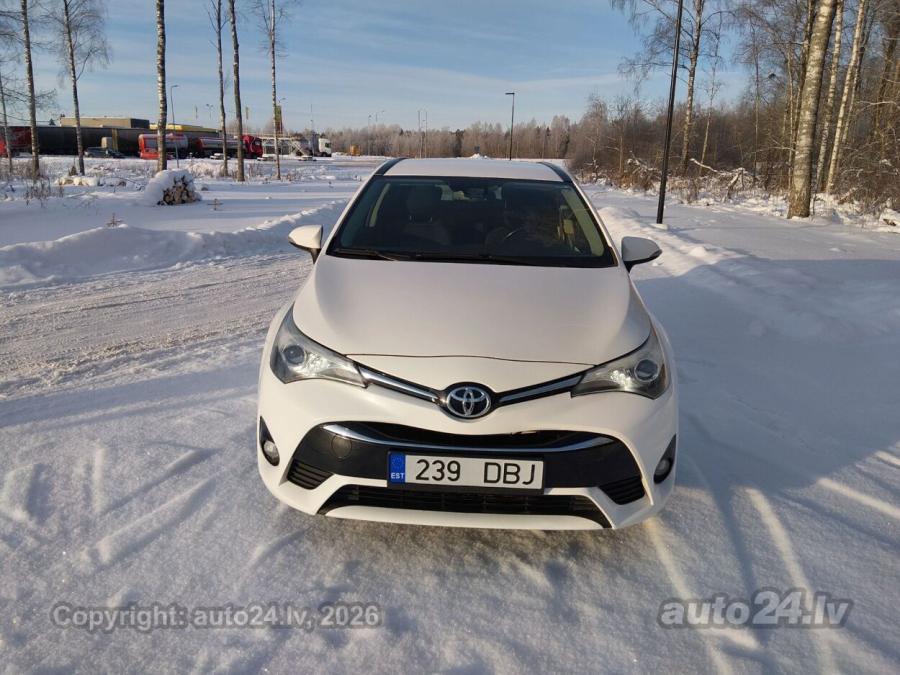 Белый Тойота Авенсис 2016 в Пайде, объемом двигателя 2.00 л и пробегом 220 тыс. км за 8000 €, фото 3 на AUTOMOTO.COM.LV