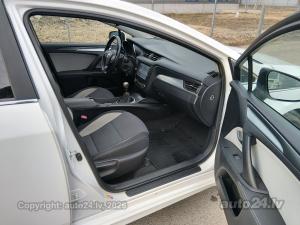 Balts Toyota Avensis 2016 Tallina, ar dzinēja tilpumu 2.00 L un nobraukumu 230 tūkst. km par 4900 €, foto 7 vietnē AUTOMOTO.COM.LV