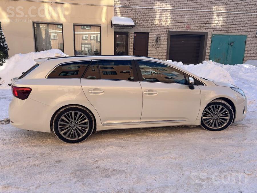 Белый Тойота Авенсис 2016 в Даугавпилс, объемом двигателя 2.00 л и пробегом 223 тыс. км за 10000 €, фото 3 на AUTOMOTO.COM.LV