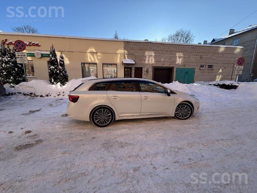 Белый Тойота Авенсис 2016 в Даугавпилс, объемом двигателя 2.00 л и пробегом 223 тыс. км за 10000 €, фото 4 на AUTOMOTO.COM.LV