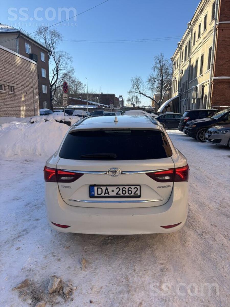 Белый Тойота Авенсис 2016 в Даугавпилс, объемом двигателя 2.00 л и пробегом 223 тыс. км за 10000 €, фото 5 на AUTOMOTO.COM.LV