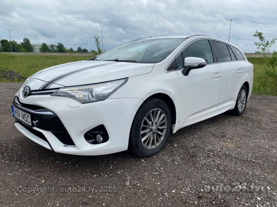 Белый Тойота Авенсис 2016 в Таллин, объемом двигателя 1.80 л и пробегом 226 тыс. км за 8500 €, фото 6 на AUTOMOTO.COM.LV