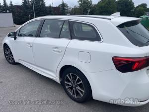 Белый Тойота Авенсис 2016 в Таллин, объемом двигателя 1.80 л и пробегом 273 тыс. км за 7500 €, фото 4 на AUTOMOTO.COM.LV