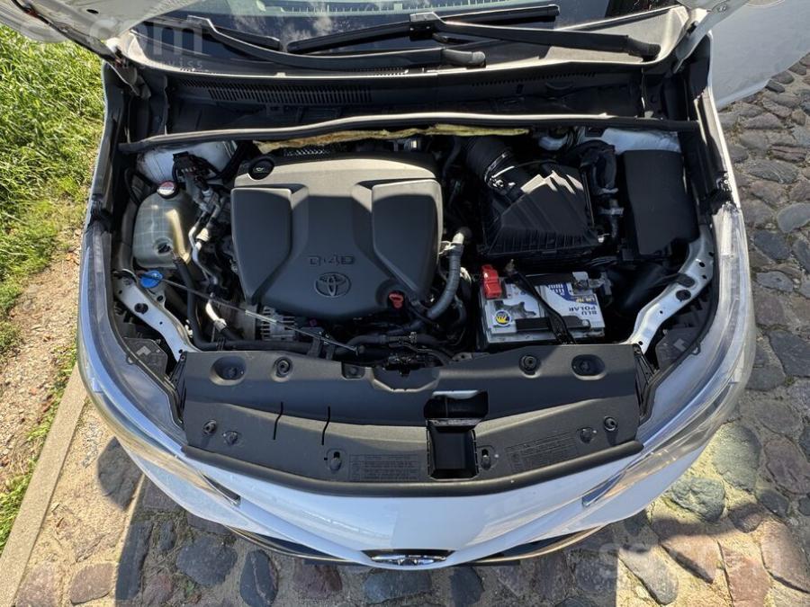 White Toyota Avensis 2016 in Riga, with an engine capacity of 2.00 L and mileage of 336 thousand km for 7840 €, photo 12 on AUTOMOTO.COM.LV