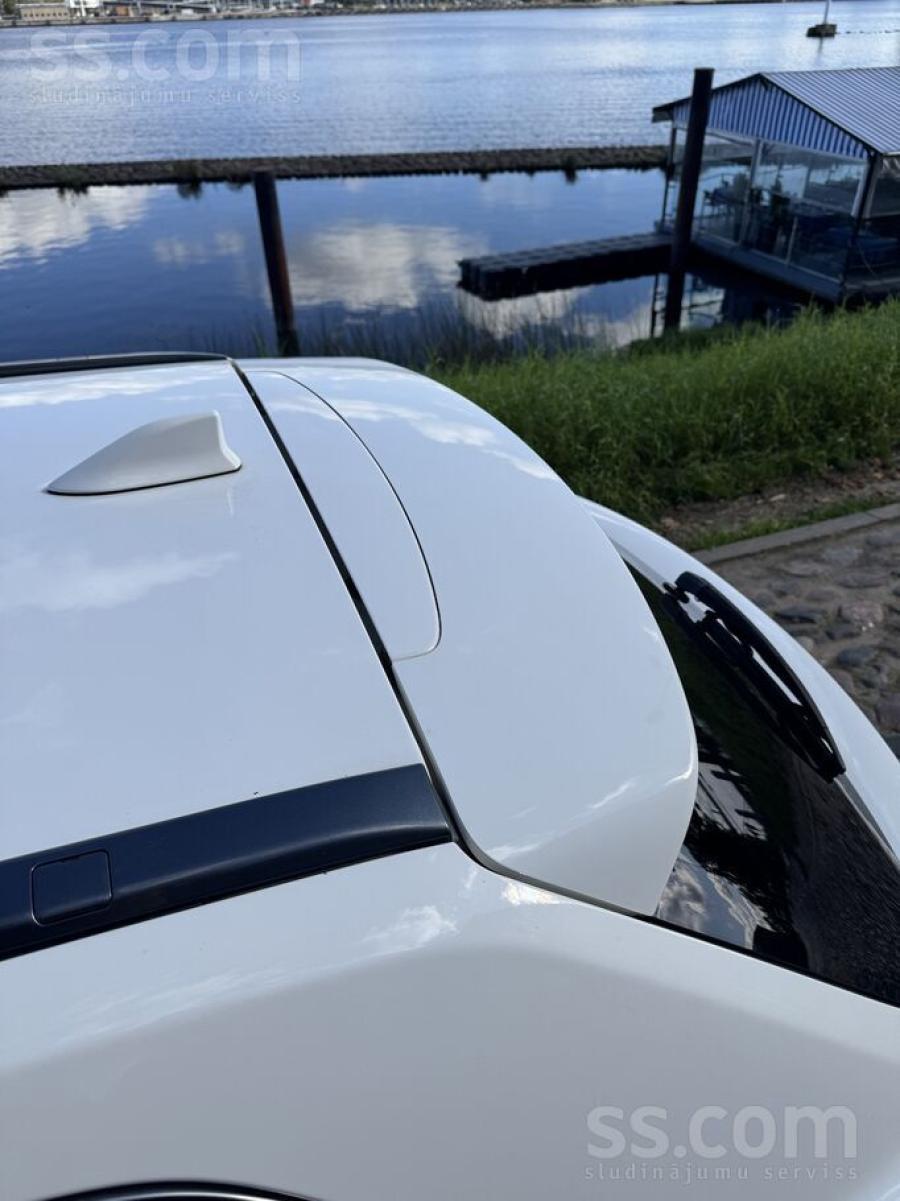 White Toyota Avensis 2016 in Riga, with an engine capacity of 2.00 L and mileage of 336 thousand km for 7840 €, photo 19 on AUTOMOTO.COM.LV