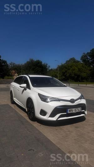 White Toyota Avensis 2017 in Jekabpils, with an engine capacity of 2.00 L and mileage of 214 thousand km for 10000 €, photo 9 on AUTOMOTO.COM.LV