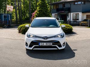 Белый Тойота Авенсис 2017 в Елгава, объемом двигателя 1.80 л и пробегом 338 тыс. км за 8200 €, фото 3 на AUTOMOTO.COM.LV
