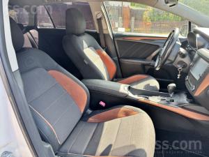Белый Тойота Авенсис 2017 в Елгава, объемом двигателя 1.80 л и пробегом 338 тыс. км за 8200 €, фото 8 на AUTOMOTO.COM.LV