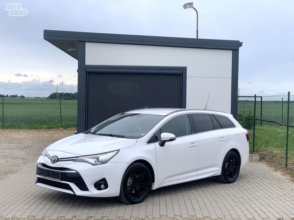 White Toyota Avensis 2017 in Kaunas, with an engine capacity of 2.00 L and mileage of 283 thousand km for 7799 €, photo 3 on AUTOMOTO.COM.LV