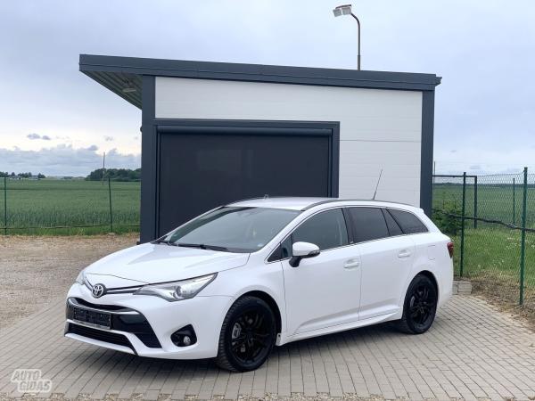 White Toyota Avensis 2017 in Kaunas, with an engine capacity of 2.00 L and mileage of 283 thousand km for 7799 €, photo 4 on AUTOMOTO.COM.LV
