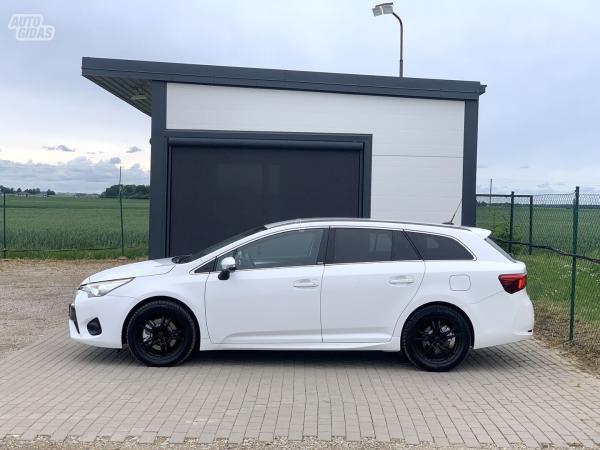 White Toyota Avensis 2017 in Kaunas, with an engine capacity of 2.00 L and mileage of 283 thousand km for 7799 €, photo 10 on AUTOMOTO.COM.LV