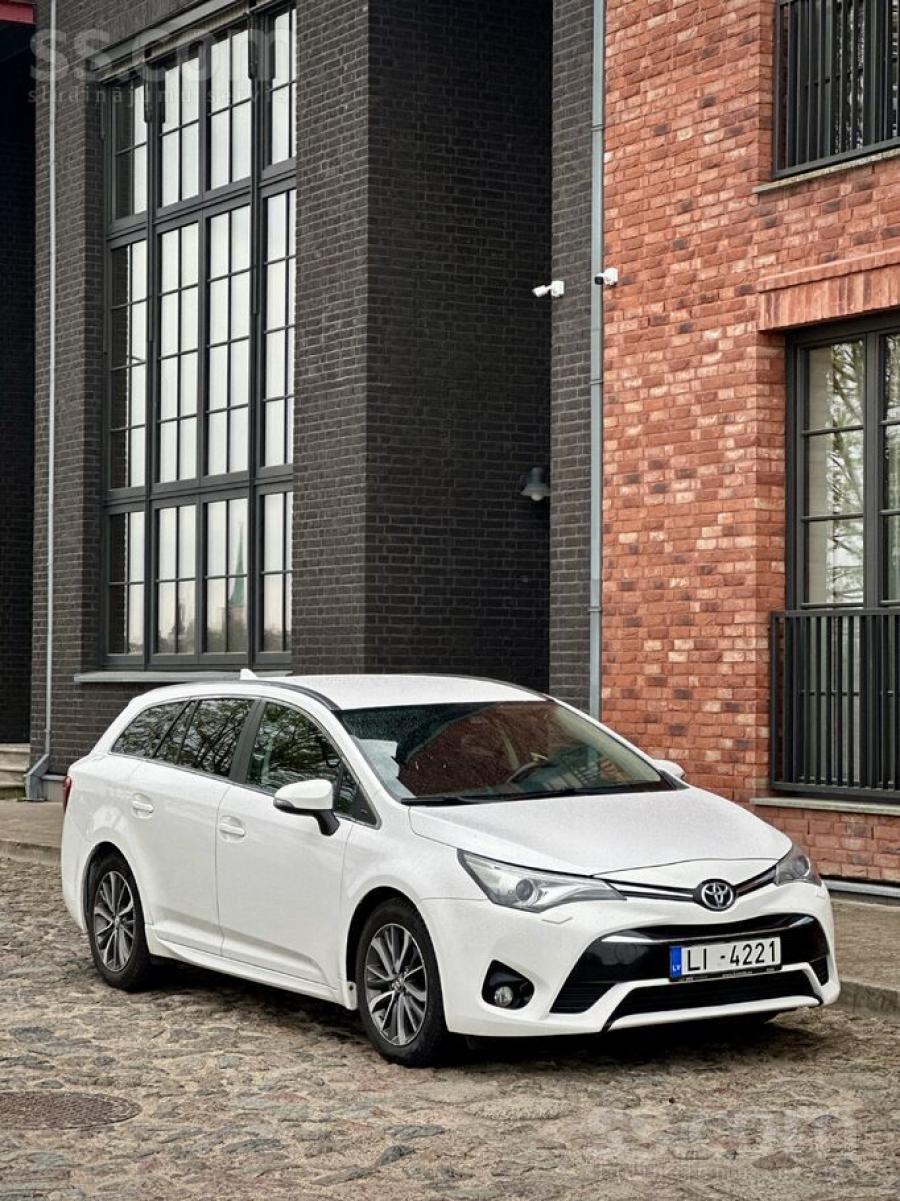 Balts Toyota Avensis 2017 Rīga, ar dzinēja tilpumu 2.00 L un nobraukumu 232 tūkst. km par 8900 €, foto 1 vietnē AUTOMOTO.COM.LV