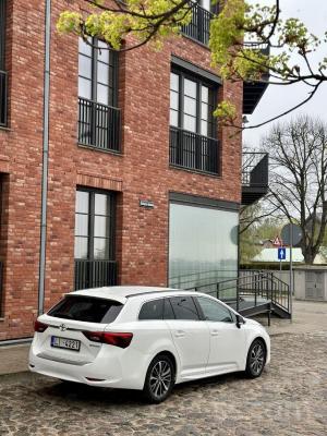 Balts Toyota Avensis 2017 Rīga, ar dzinēja tilpumu 2.00 L un nobraukumu 232 tūkst. km par 8900 €, foto 3 vietnē AUTOMOTO.COM.LV