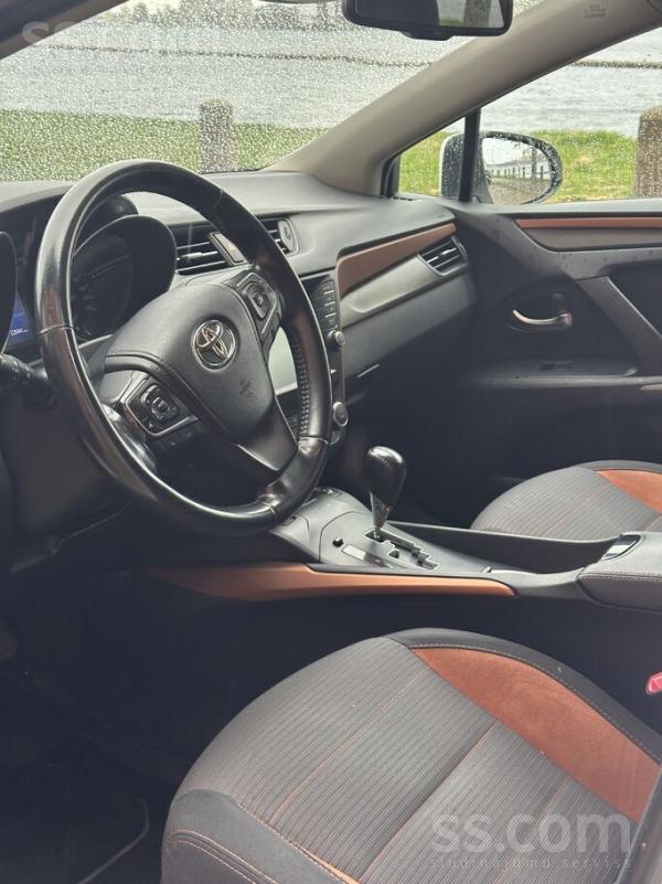 Balts Toyota Avensis 2017 Rīga, ar dzinēja tilpumu 2.00 L un nobraukumu 232 tūkst. km par 8200 €, foto 8 vietnē AUTOMOTO.COM.LV
