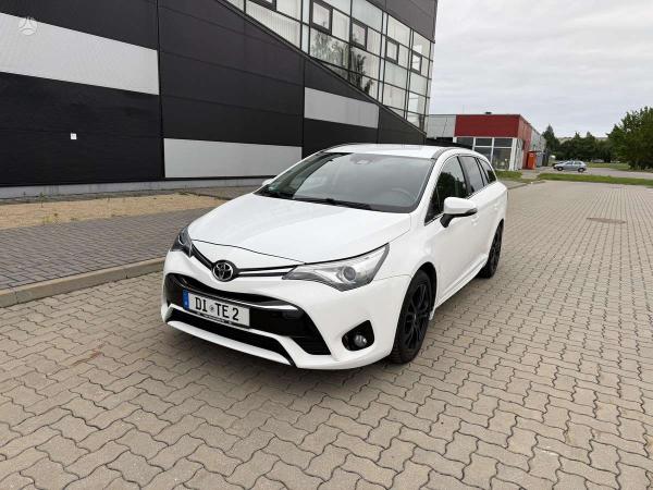 White Toyota Avensis 2017 in Panevezys, with an engine capacity of 2.00 L and mileage of 238 thousand km for 7500 €, photo 8 on AUTOMOTO.COM.LV