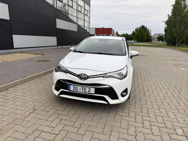 White Toyota Avensis 2017 in Panevezys, with an engine capacity of 2.00 L and mileage of 238 thousand km for 7500 €, photo 10 on AUTOMOTO.COM.LV