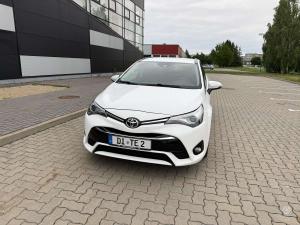 Белый Тойота Авенсис 2017 в Паневежис, объемом двигателя 2.00 л и пробегом 238 тыс. км за 7500 €, фото 11 на AUTOMOTO.COM.LV