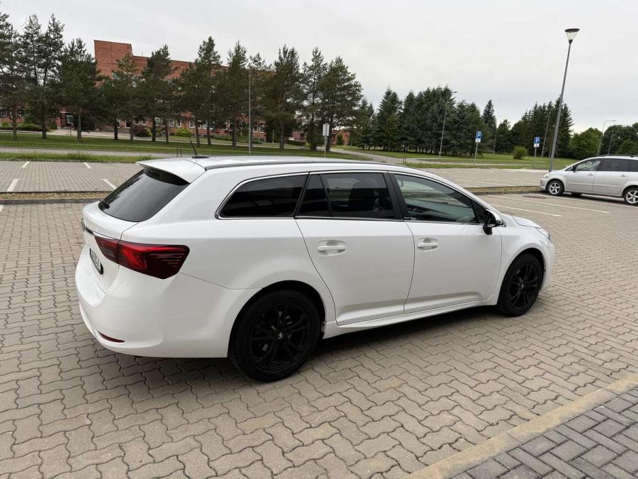 Белый Тойота Авенсис 2017 в Паневежис, объемом двигателя 2.00 л и пробегом 238 тыс. км за 7500 €, фото 12 на AUTOMOTO.COM.LV