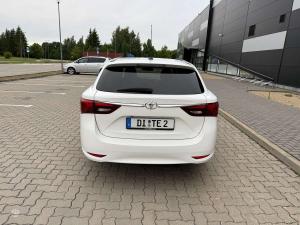 Белый Тойота Авенсис 2017 в Паневежис, объемом двигателя 2.00 л и пробегом 238 тыс. км за 7500 €, фото 13 на AUTOMOTO.COM.LV