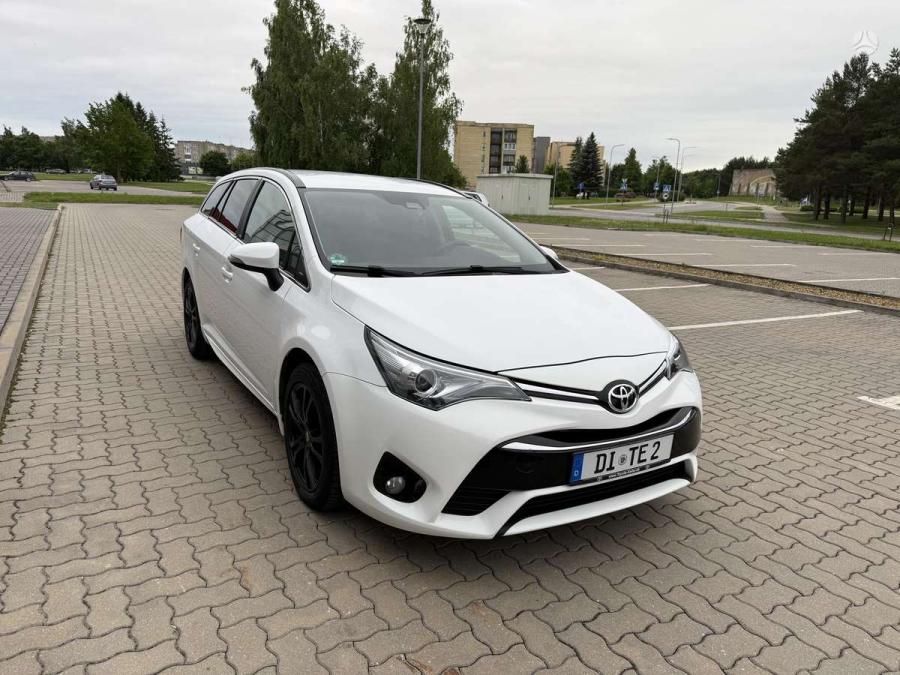Белый Тойота Авенсис 2017 в Паневежис, объемом двигателя 2.00 л и пробегом 238 тыс. км за 7500 €, фото 15 на AUTOMOTO.COM.LV