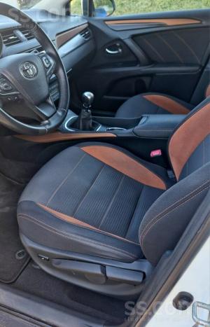 Balts Toyota Avensis 2017 Rīga, ar dzinēja tilpumu 2.00 L un nobraukumu 260 tūkst. km par 8225 €, foto 7 vietnē AUTOMOTO.COM.LV