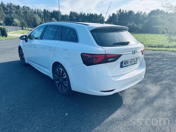 White Toyota Avensis 2017 in Riga, with an engine capacity of 2.00 L and mileage of 222 thousand km for 8900 €, photo 3 on AUTOMOTO.COM.LV