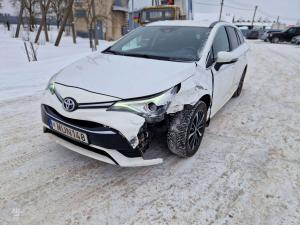 Balts Toyota Avensis 2018 Kauņa, ar dzinēja tilpumu 1.80 L un nobraukumu 75 tūkst. km par 8650 €, foto  vietnē AUTOMOTO.COM.LV