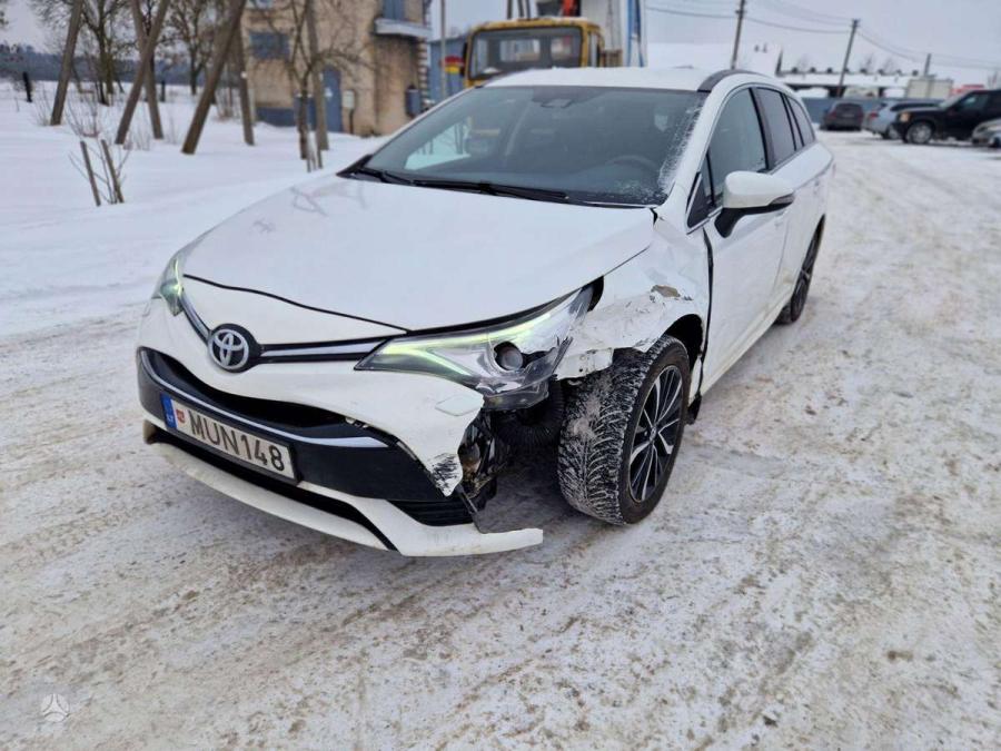 Белый Тойота Авенсис 2018 в Каунас, объемом двигателя 1.80 л и пробегом 75 тыс. км за 8650 €, фото 1 на AUTOMOTO.COM.LV