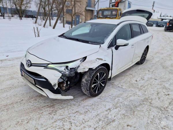 Balts Toyota Avensis 2018 Kauņa, ar dzinēja tilpumu 1.80 L un nobraukumu 75 tūkst. km par 8650 €, foto 2 vietnē AUTOMOTO.COM.LV