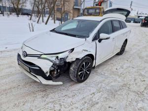White Toyota Avensis 2018 in Kaunas, with an engine capacity of 1.80 L and mileage of 75 thousand km for 8650 €, photo 2 on AUTOMOTO.COM.LV