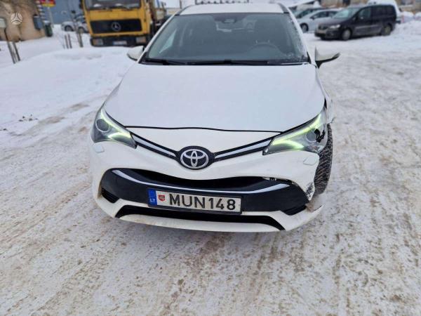 Balts Toyota Avensis 2018 Kauņa, ar dzinēja tilpumu 1.80 L un nobraukumu 75 tūkst. km par 8650 €, foto 3 vietnē AUTOMOTO.COM.LV