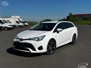 White Toyota Avensis 2018 in Avizieniai, with an engine capacity of 1.80 L and mileage of 135 thousand km for 12500 €, photo  on AUTOMOTO.COM.LV