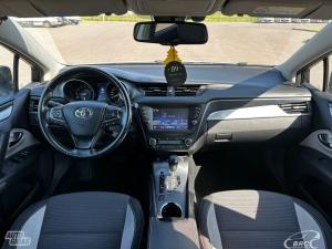 Белый Тойота Авенсис 2018 в Авиженяй, объемом двигателя 1.80 л и пробегом 135 тыс. км за 12500 €, фото 8 на AUTOMOTO.COM.LV
