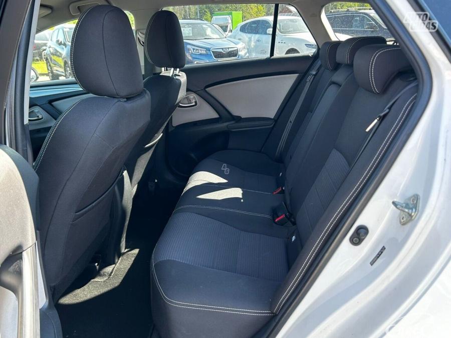 Белый Тойота Авенсис 2018 в Авиженяй, объемом двигателя 1.80 л и пробегом 135 тыс. км за 12500 €, фото 12 на AUTOMOTO.COM.LV