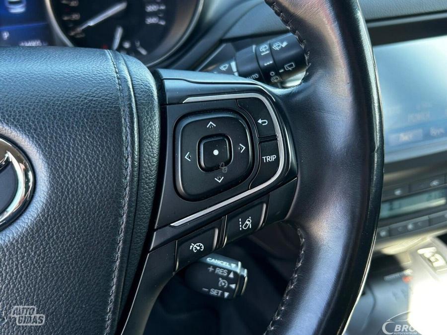 Белый Тойота Авенсис 2018 в Авиженяй, объемом двигателя 1.80 л и пробегом 135 тыс. км за 12500 €, фото 15 на AUTOMOTO.COM.LV