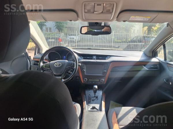 Белый Тойота Авенсис 2018 в Рига, объемом двигателя 1.80 л и пробегом 325 тыс. км за 7700 €, фото 7 на AUTOMOTO.COM.LV
