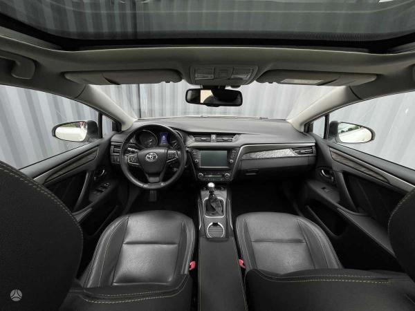 Balts Toyota Avensis 2018 Viļņa, ar dzinēja tilpumu 2.00 L un nobraukumu 186 tūkst. km par 8500 €, foto 7 vietnē AUTOMOTO.COM.LV