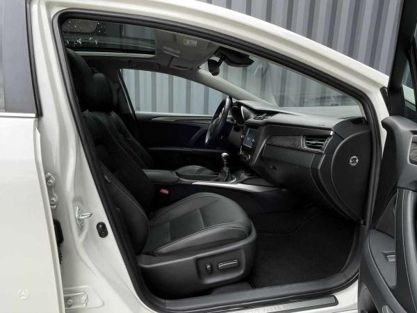 Balts Toyota Avensis 2018 Viļņa, ar dzinēja tilpumu 2.00 L un nobraukumu 186 tūkst. km par 8500 €, foto 8 vietnē AUTOMOTO.COM.LV