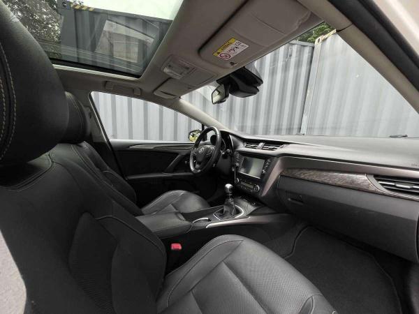 Balts Toyota Avensis 2018 Viļņa, ar dzinēja tilpumu 2.00 L un nobraukumu 186 tūkst. km par 8500 €, foto 10 vietnē AUTOMOTO.COM.LV