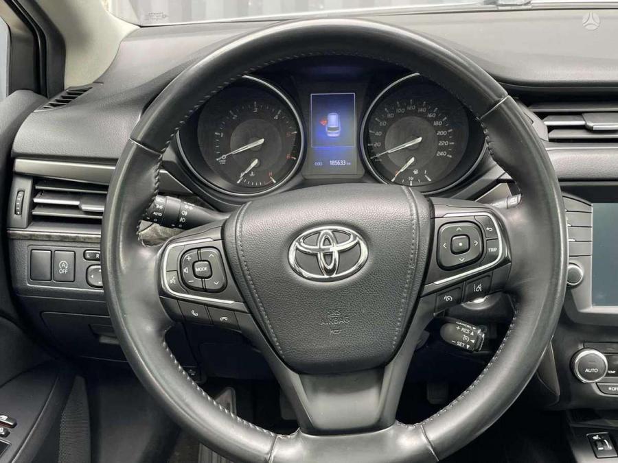 Белый Тойота Авенсис 2018 в Вильнюс, объемом двигателя 2.00 л и пробегом 186 тыс. км за 8500 €, фото 13 на AUTOMOTO.COM.LV
