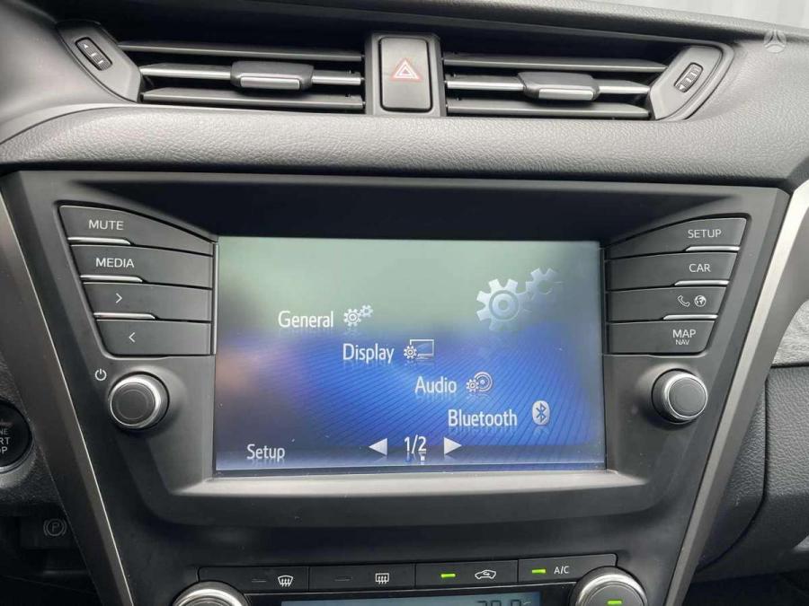 Белый Тойота Авенсис 2018 в Вильнюс, объемом двигателя 2.00 л и пробегом 186 тыс. км за 8500 €, фото 18 на AUTOMOTO.COM.LV