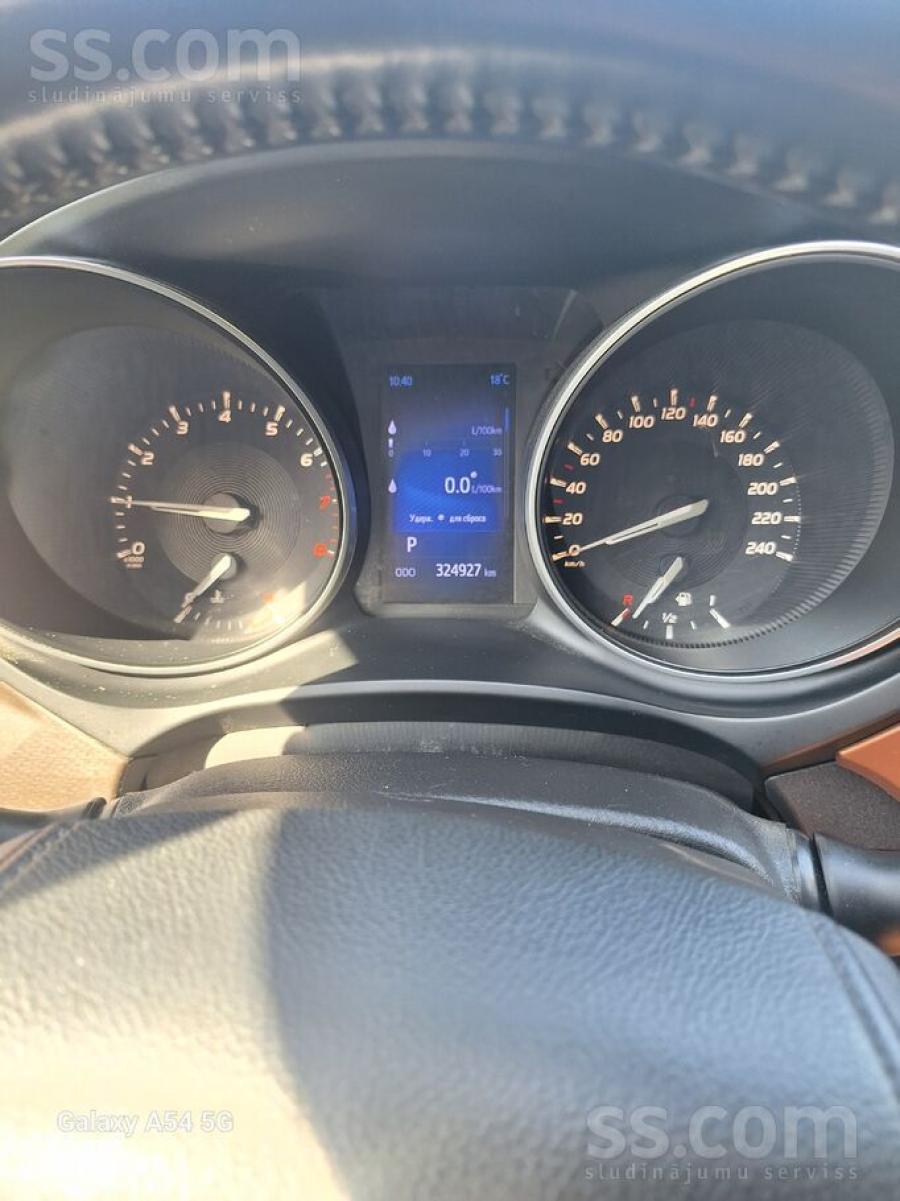 Белый Тойота Авенсис 2018 в Рига, объемом двигателя 1.80 л и пробегом 325 тыс. км за 7450 €, фото 3 на AUTOMOTO.COM.LV