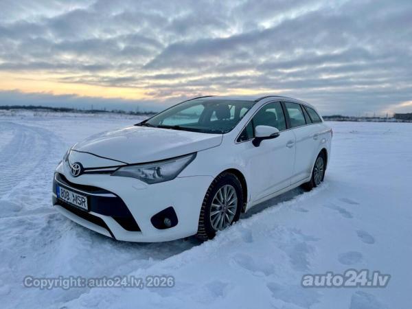 White Toyota Avensis 2019 in Tallinn, with an engine capacity of 1.80 L and mileage of 298 thousand km for 6500 €, photo 1 on AUTOMOTO.COM.LV