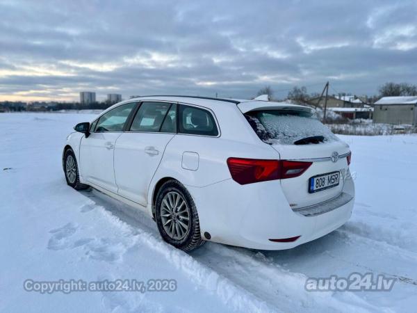 White Toyota Avensis 2019 in Tallinn, with an engine capacity of 1.80 L and mileage of 298 thousand km for 6500 €, photo 4 on AUTOMOTO.COM.LV